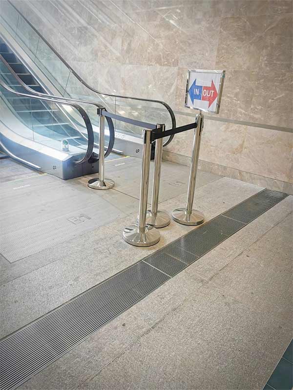 Pedestrian Drainage Grating 304 – Na Phra Lan Tunnel, Bangkok ...